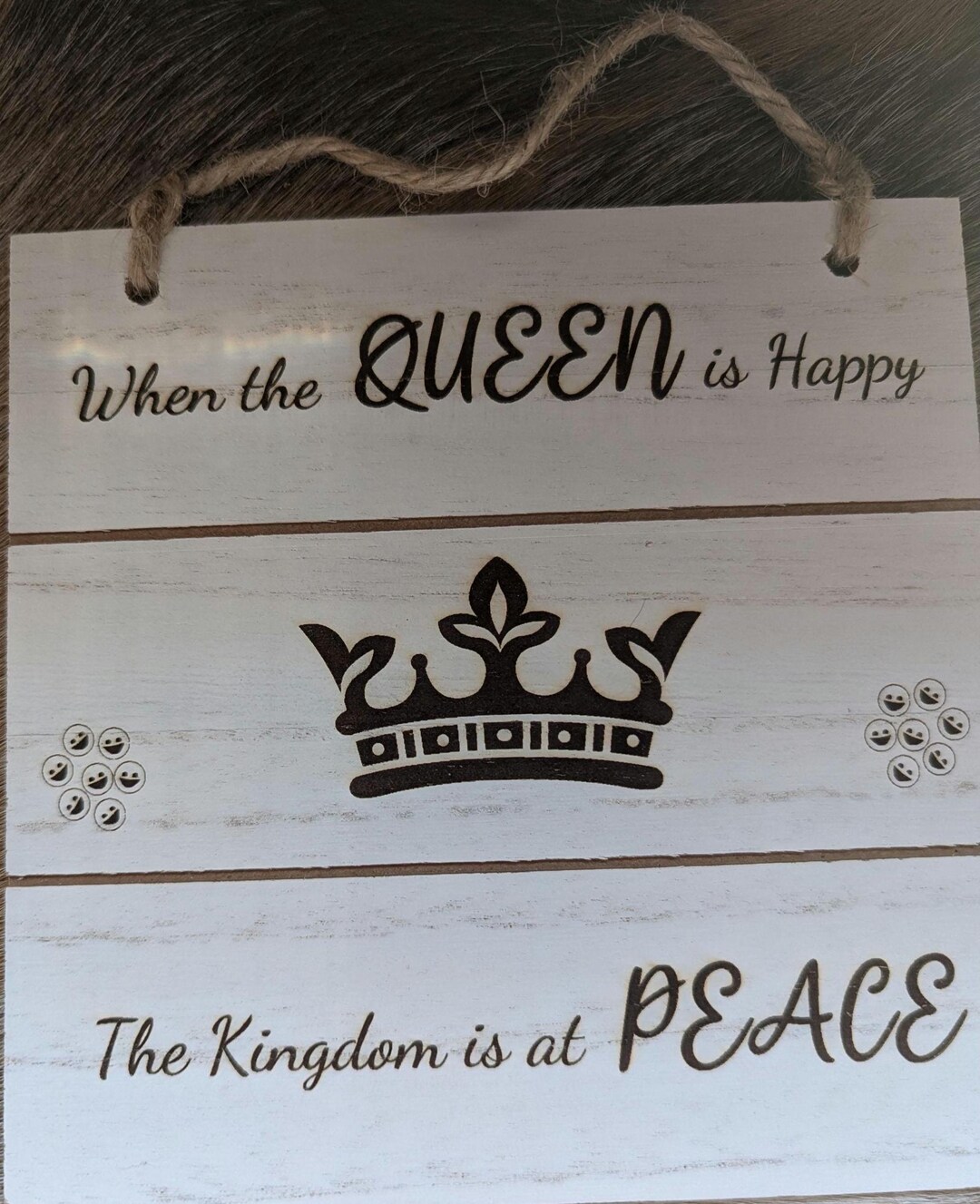 When the Queen is Happy Hanging Wall Decoration - Etsy