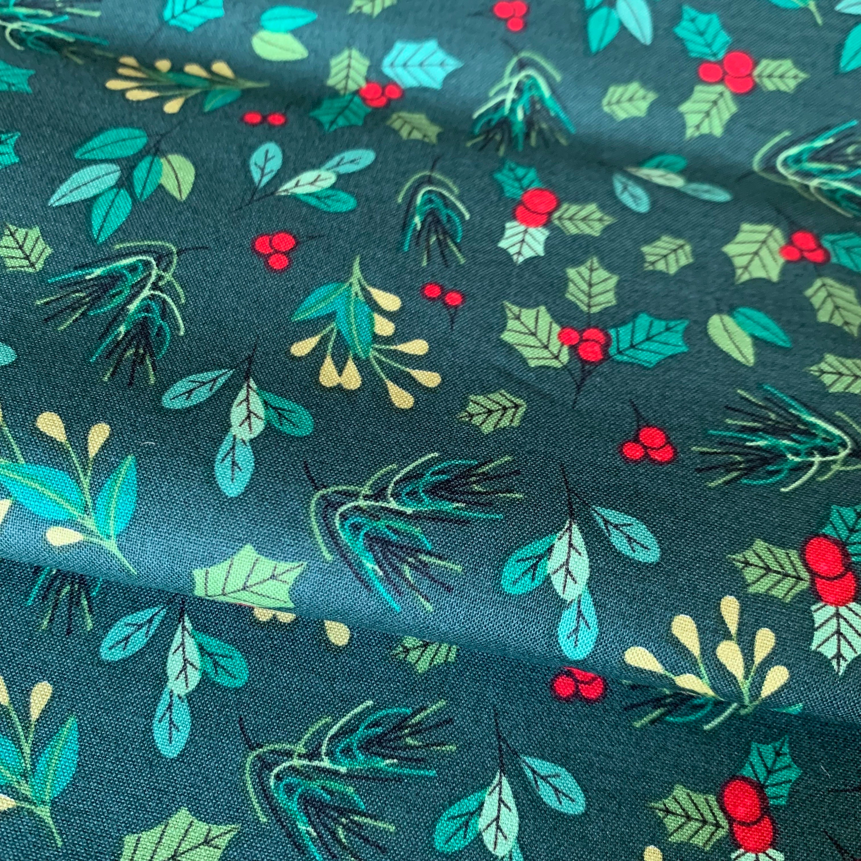 Table Runner, Christmas Holly - Etsy UK