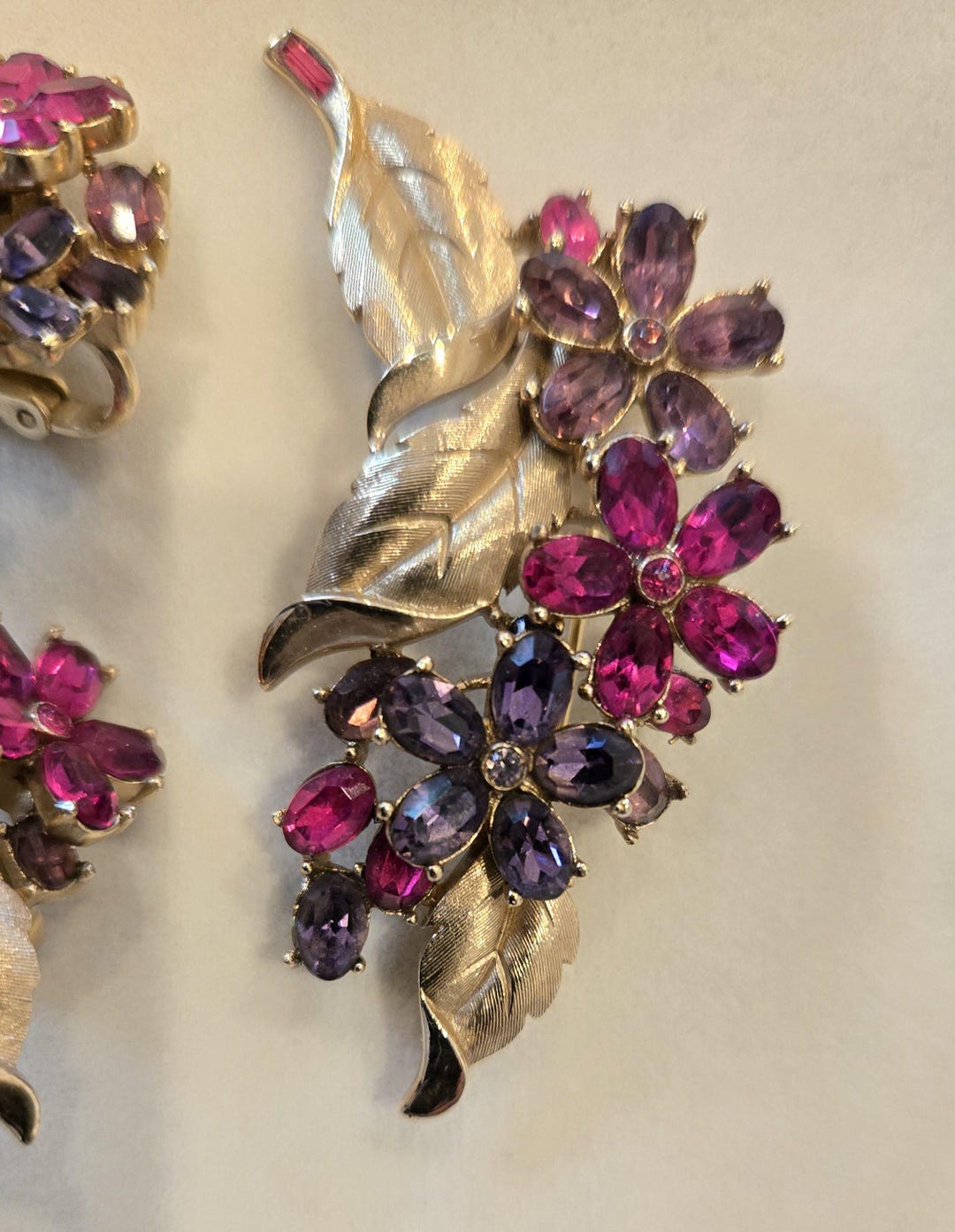 Exceptional Trifari 1950s Fuchsia & Purple Rhinestone Floral Brooch and ...