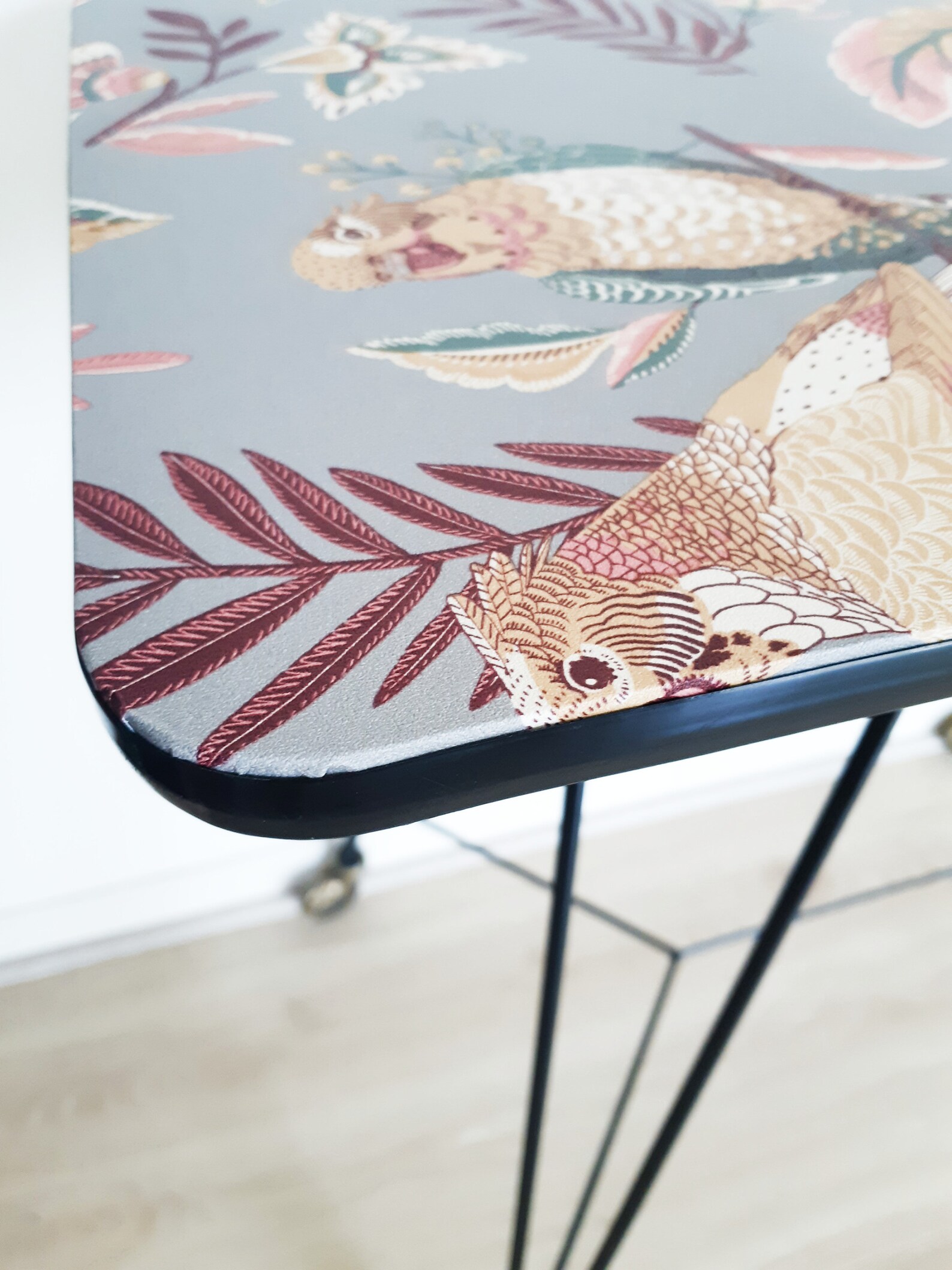 Vintage TV Table, Side Table, Console, Dressing Table, Desk ...