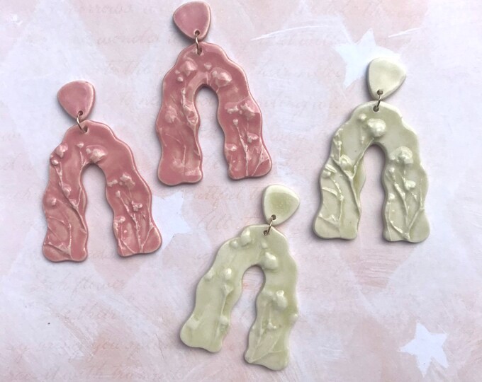 Ceramic Personalized Cursive Letter Charm Necklace - Etsy