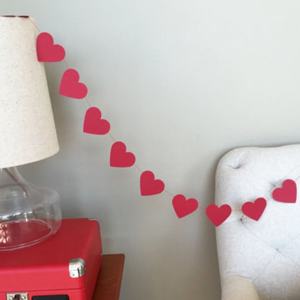 Red Heart Garland - Etsy