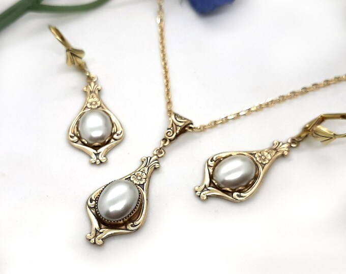 Victorian Jewelry Set Antique Gold Pendant and Earrings Pearl Gold ...