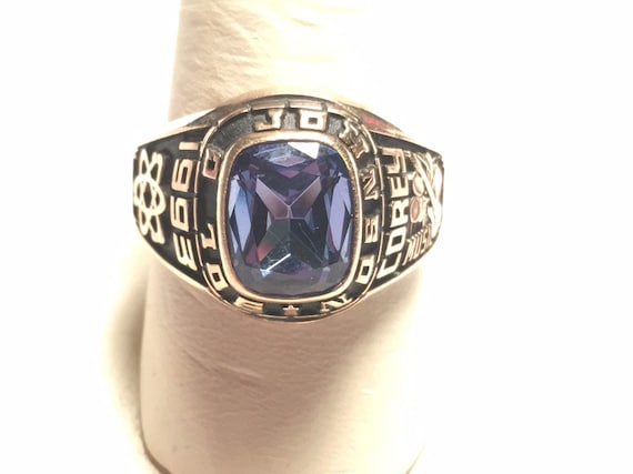 Alexandrite Class Ring Gold