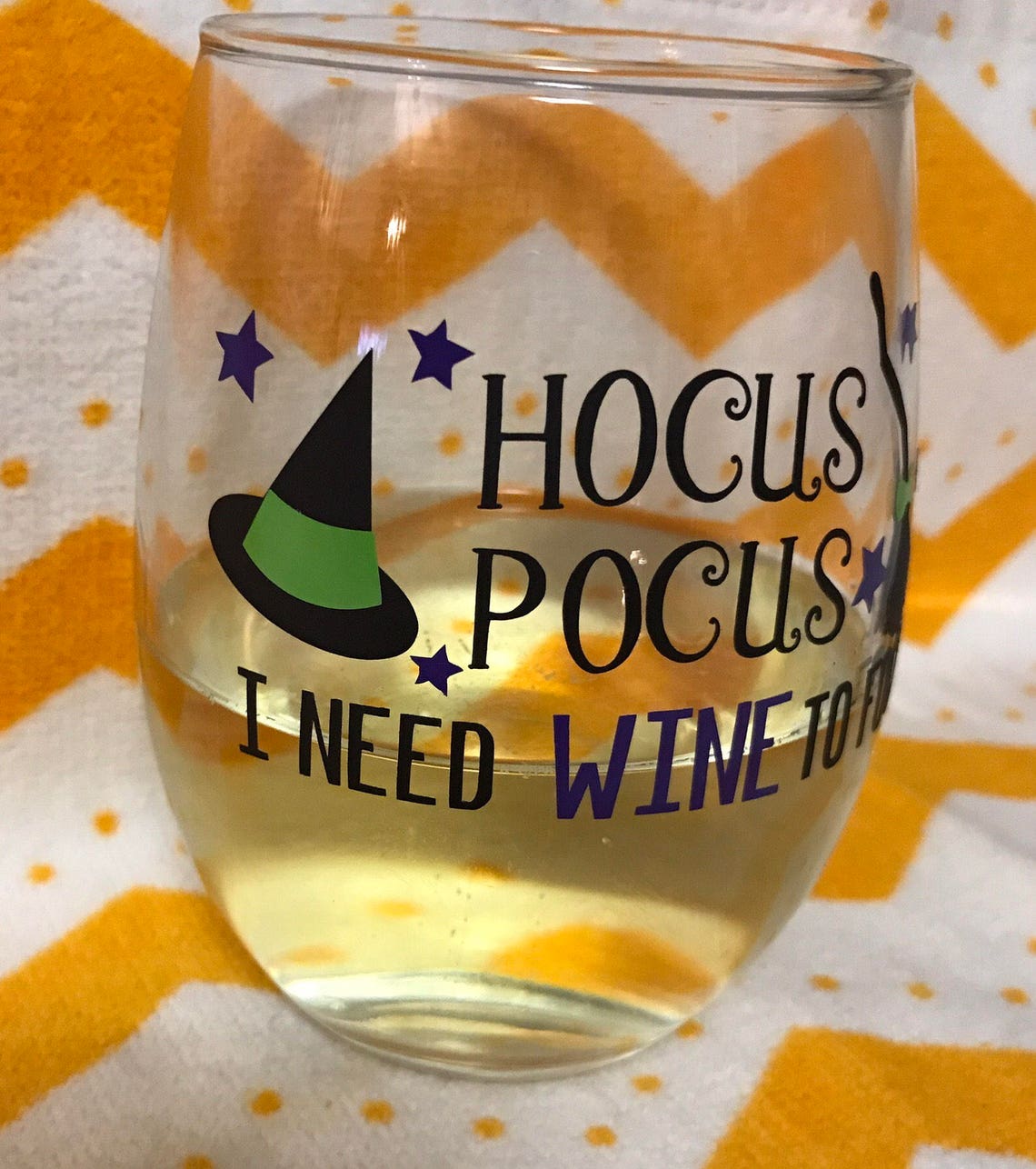 Halloween Wine Glass/hocus Pocus I Need Wine to Focus - Etsy