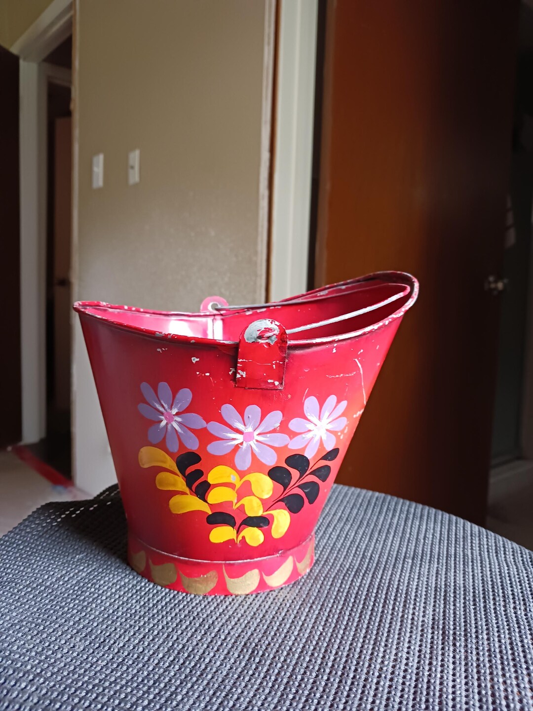 VINTAGE Folk Art Metal FIREPLACE Ash Can TOLEWARE Bucket or Planter 7 ...