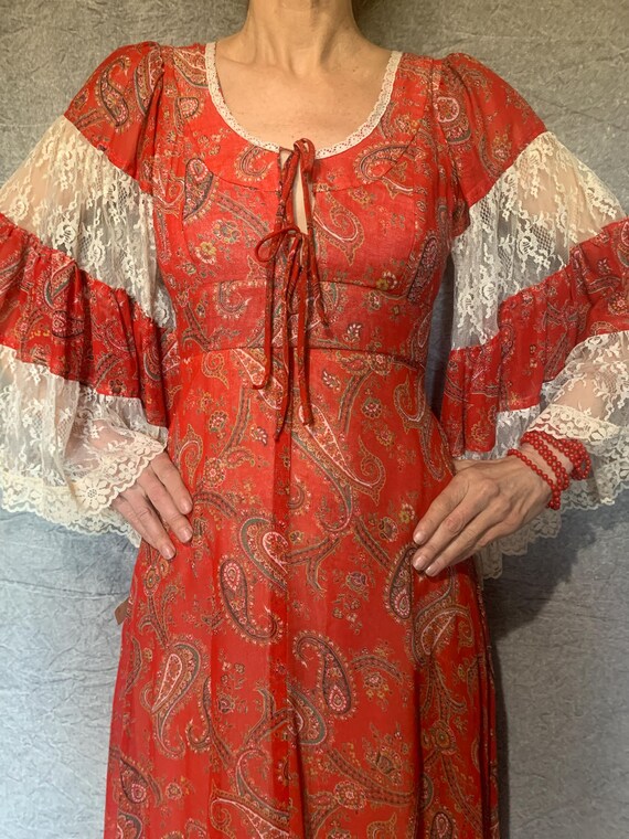 70s Vintage Rare Gunne Sax Maxi Gown//1970s Red Paisl… - Gem