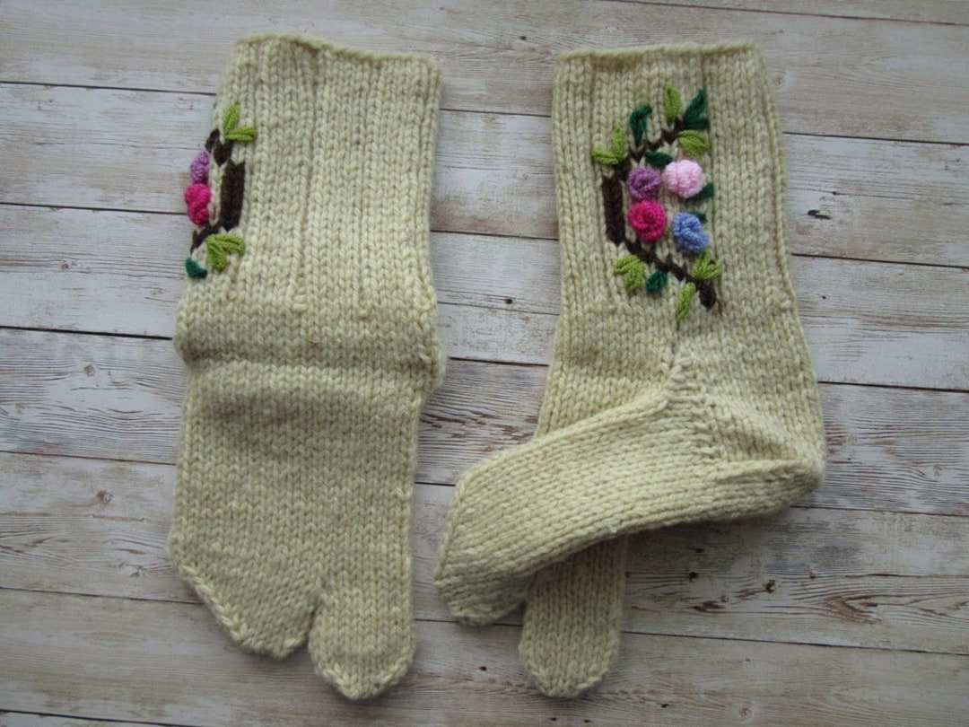 Embroidered Wool Tabi Socks: Japanese Split Toe Flip Flop Socks - Etsy