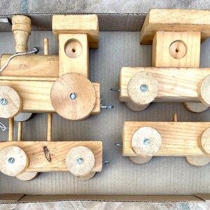 Vintage Nostalgic Primitive Pull Toy Large 4 Car 2.5" X 6.5" Blocks 1. ...
