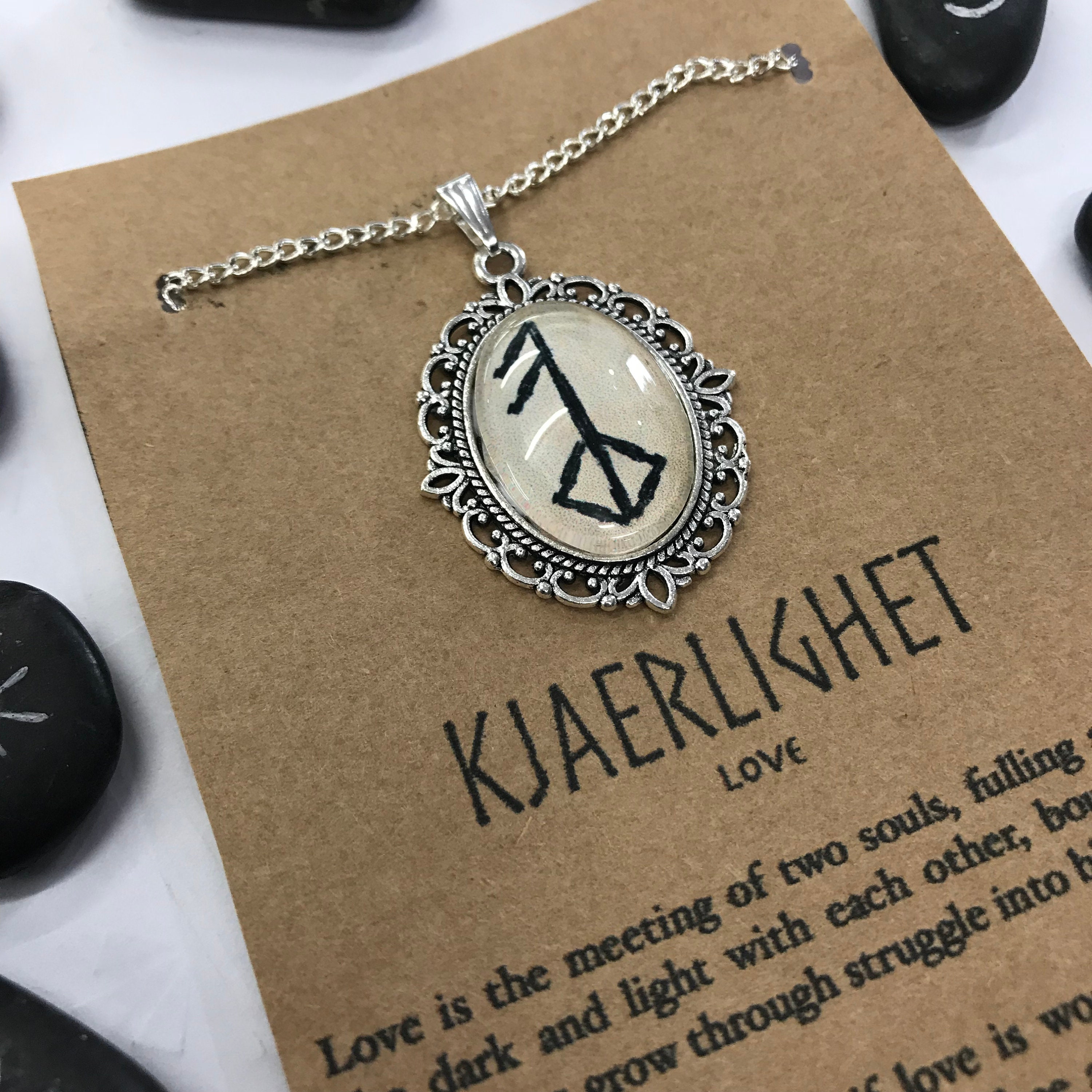 Kjaerlighet. Wikinger Runen Halskette. Rune für die Liebe. | Etsy