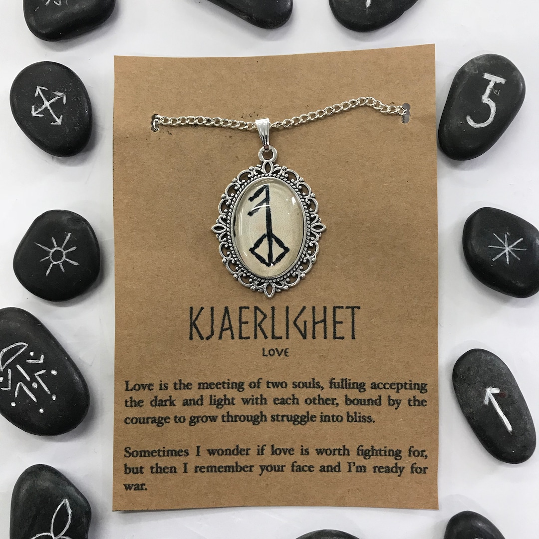 Kjaerlighet. Wikinger Runen Halskette. Rune für die Liebe. - Etsy.de