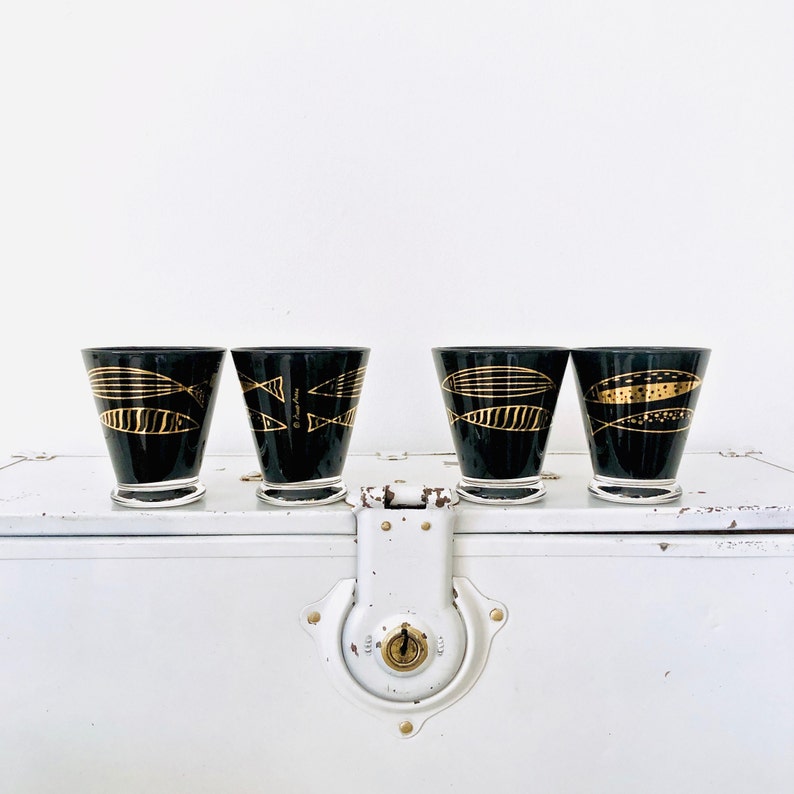 Instant Bar Incredible 16-piece Fred Press Atomic Fish Black and Gold ...