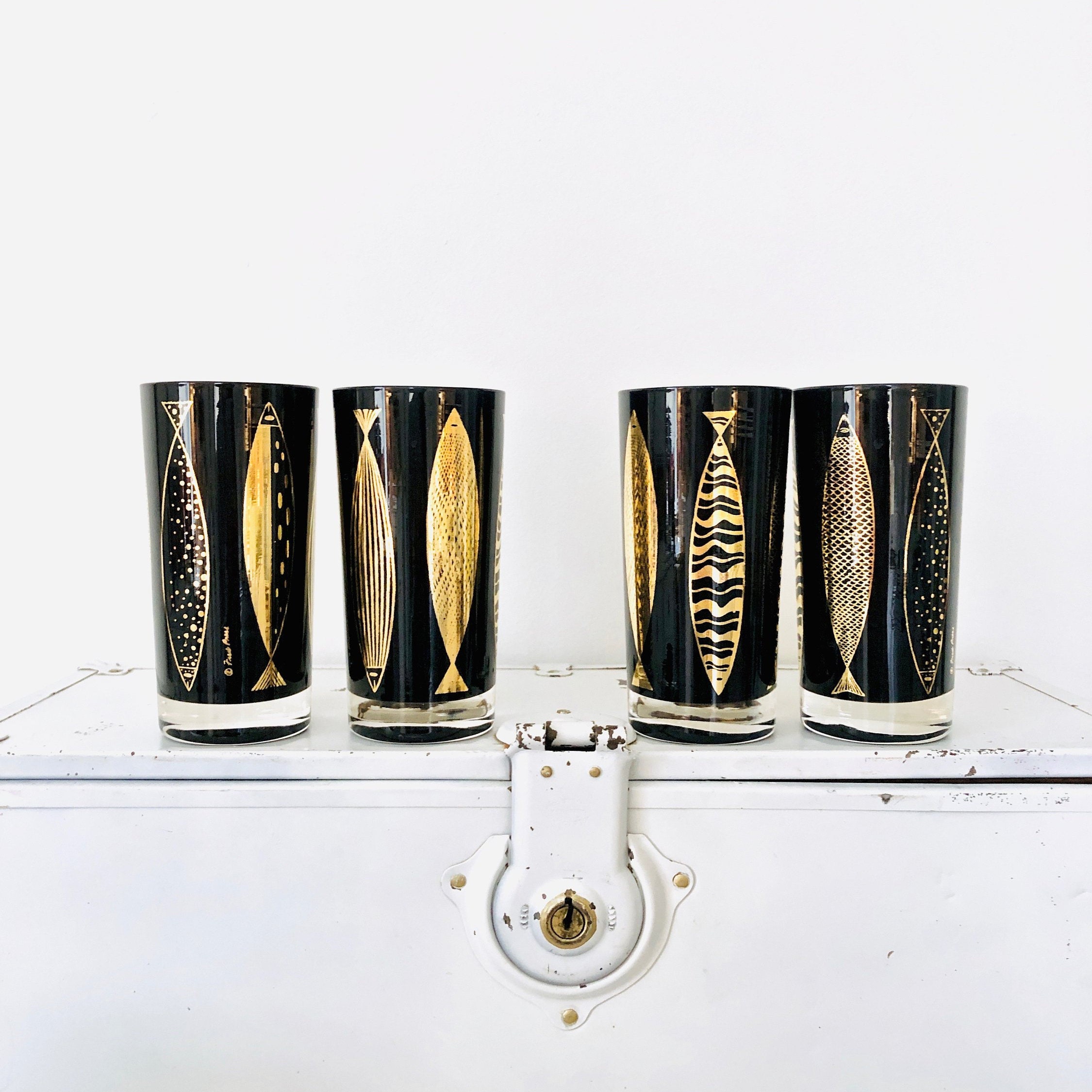 Instant Bar Incredible 16-piece Fred Press Atomic Fish Black and Gold ...