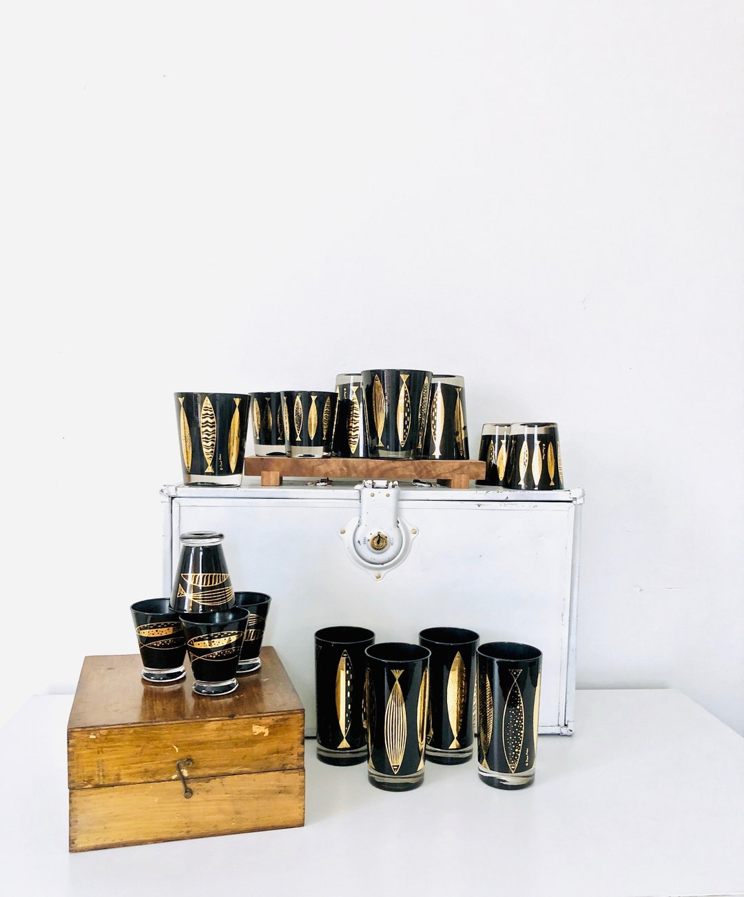 Instant Bar! Incredible 16-piece Fred Press Atomic Fish Black and Gold ...