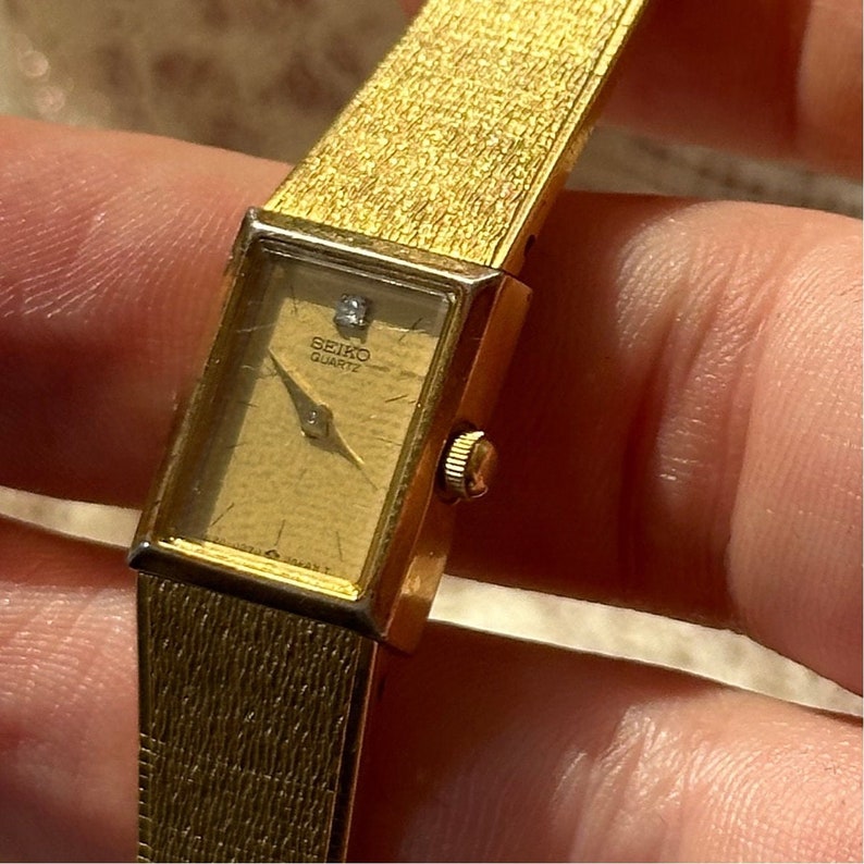 90s Gold Wrist Watch for Women, Retro Fashion Timepiece, Unique Vintage ...
