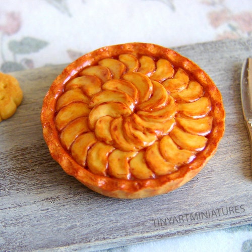Dollhouse Miniature Realistic Apple Pie 1:12 Scale Dollhouse - Etsy