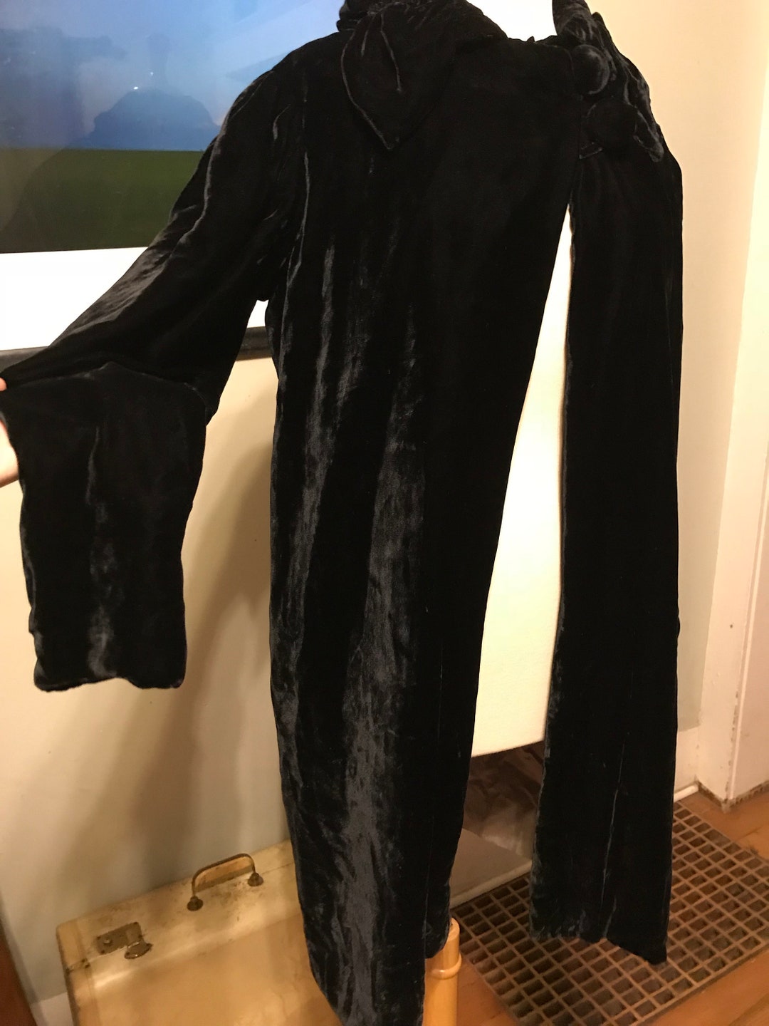 Sumptuous 1920s Black Silk Velvet Coat Cloak With Iridescent Silk ...