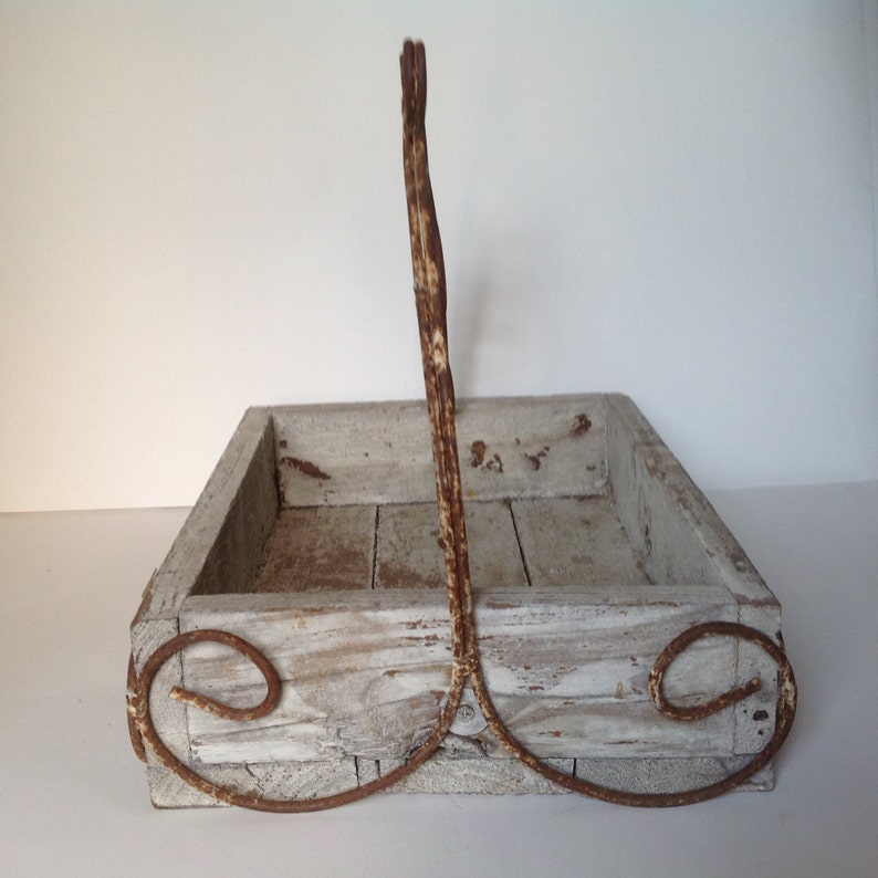 Rustic Primitive Wood Box/farmhouse Basket/salvaged Wood/rusty Iron ...