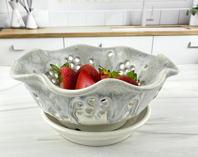 Ceramic Berry Bowl Set Strainer Colander Spring Green and Matt Cream ...