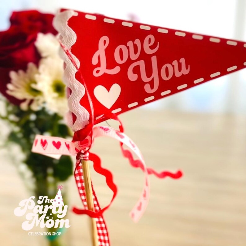 Valentine Pennant Flags, Printable DIY Gift Toppers for Bouquets and ...