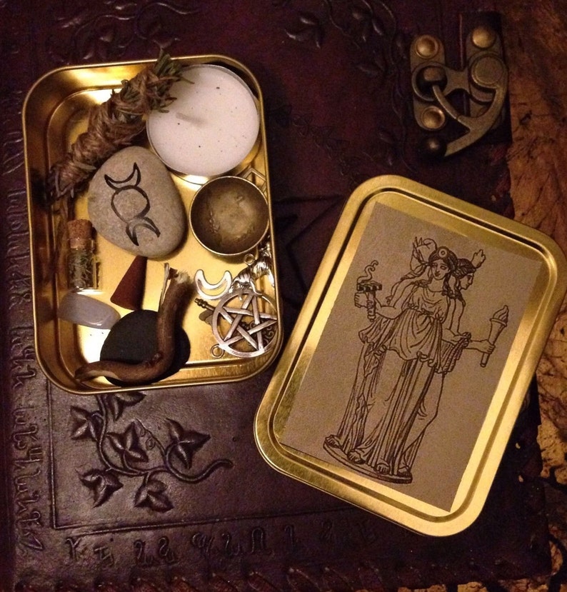 Hecate Witch Box Goddess Protection Altar Wicca Shrine - Etsy UK