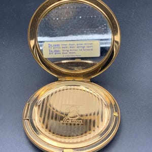 Vintage Stratton Gold Tone Compact . Made in England. - Etsy