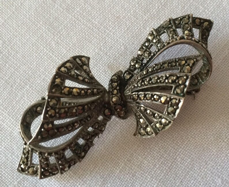 Vintage Marcasite Bow Brooch/pin Set in Silver Tone Metal. - Etsy