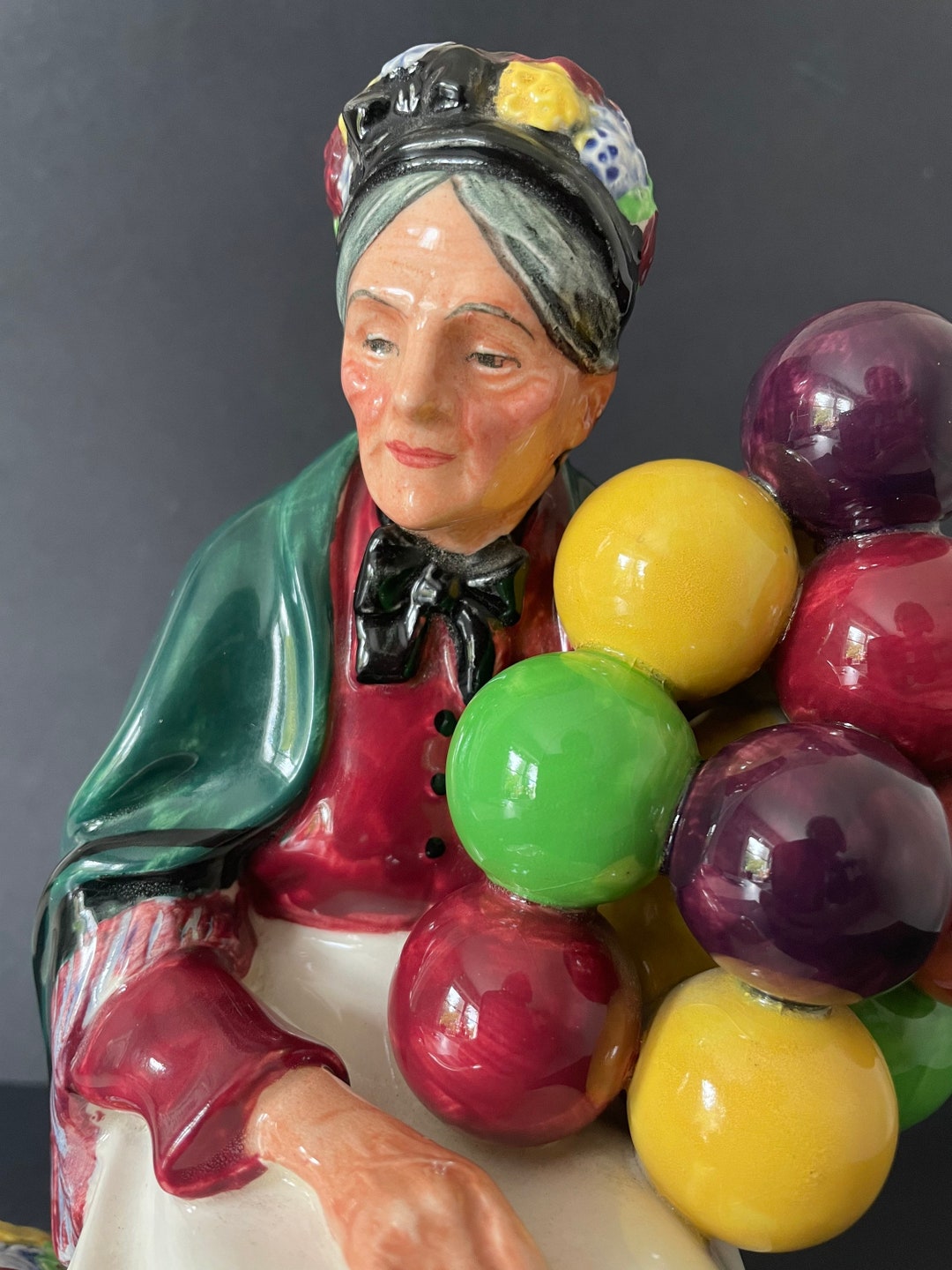 Royal Doulton OLD BALLOON SELLER Figurine Made in England in 1948 and ...