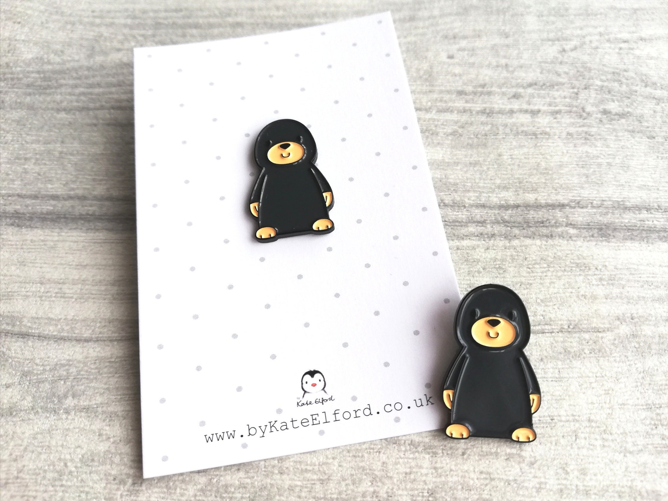 Little Mole Enamel Pin, Mini Cute Dark Grey Mole Badge - Etsy UK