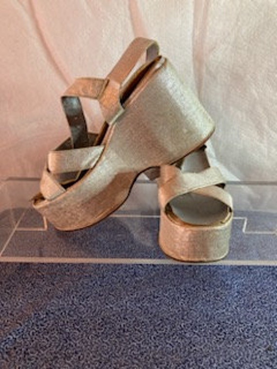Silver platforms - Gem