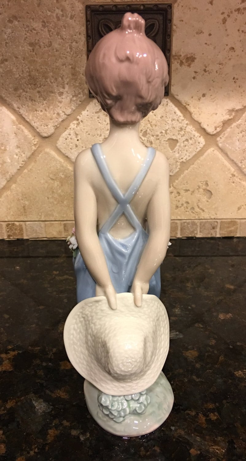 LLADRO 7650 Pocket Full of Wishes MINT Girl With - Etsy