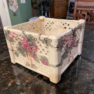 WELLER Pottery Roma ROSES and TRELLIS Fence Pottery Square - C. 1920s ...