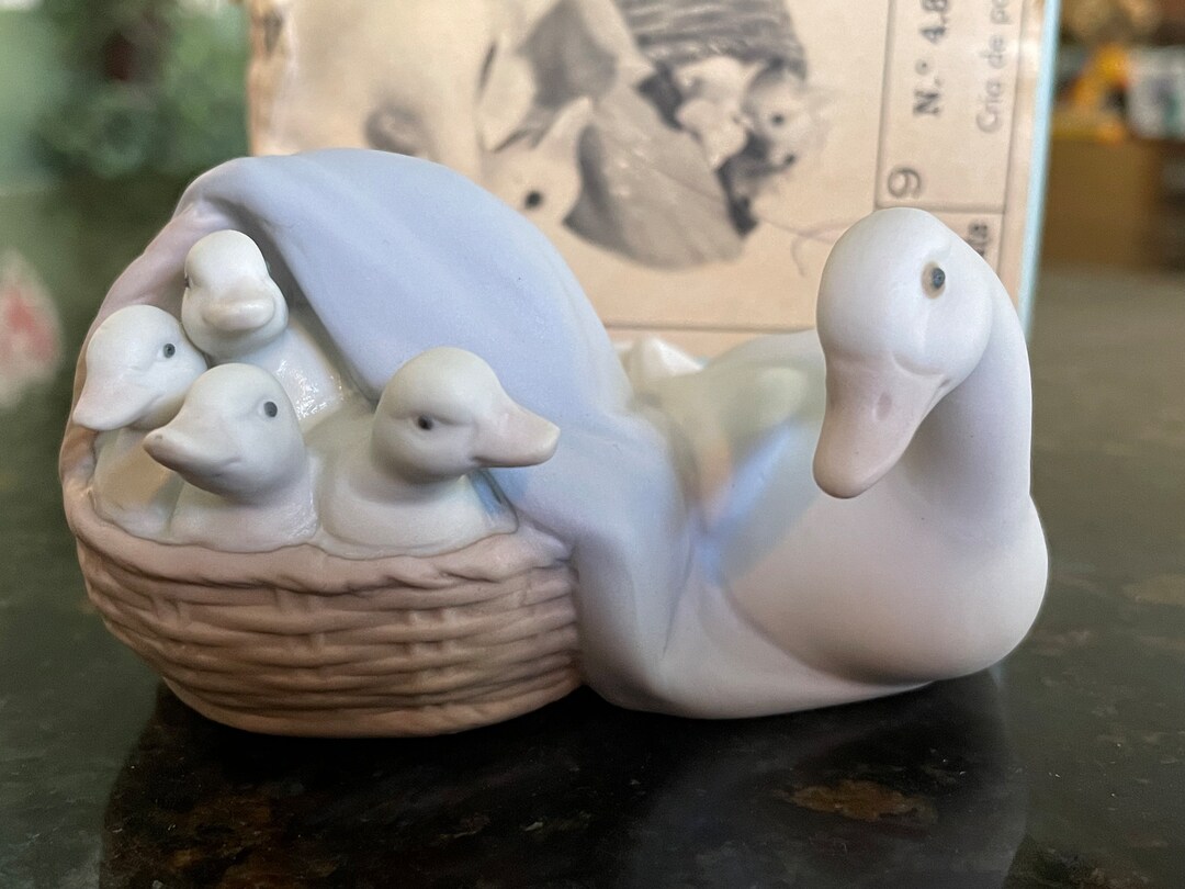LLADRO "ducklings" #4895 ~ Duck With Ducklings in Basket ~ in Original ...