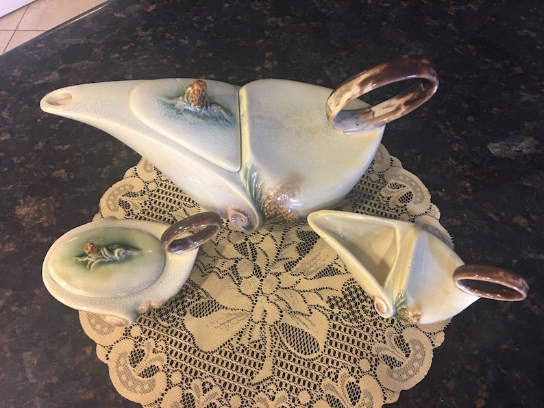 Vintage HULL POTTERY 1950's Parchment and Pine Pattern 3-pc Set ...
