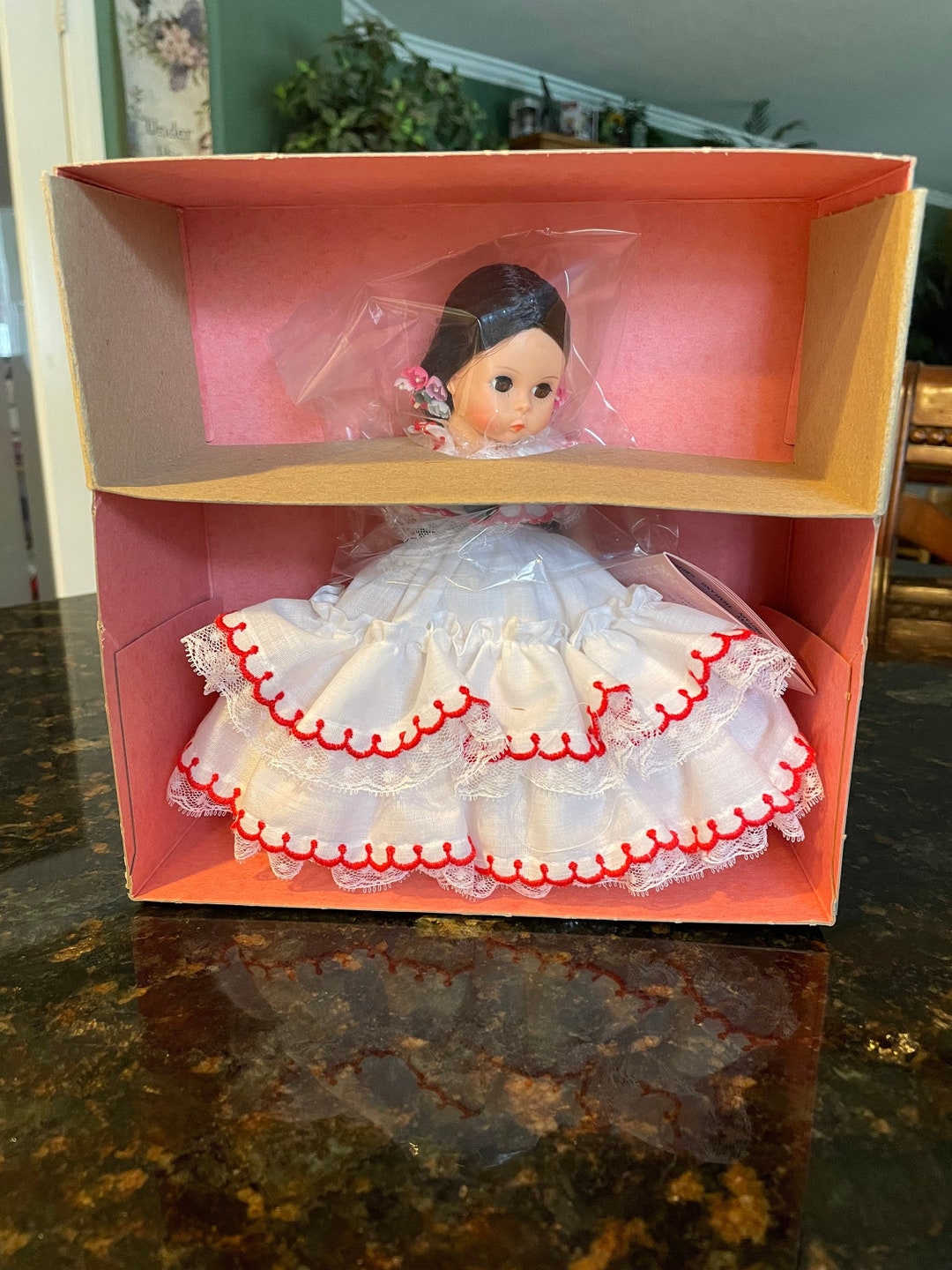 Madame Alexander International Doll Vintage 1985~ PANAMA 555 ~ Never ...