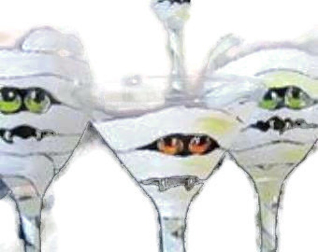 Mummy Martini or Wine Glass. Hand Painted Halloween Decor - Etsy