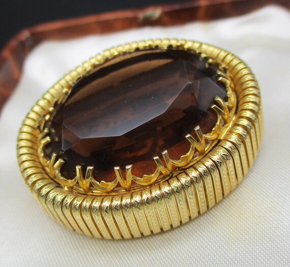 Vintage 1950s Topaz Glass Brooch: Gold Plated Victori… - Gem