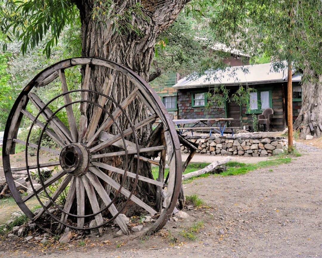 Rustic Decor, Country Decor, Old Wagon Wheel Photograph, Home Decor ...