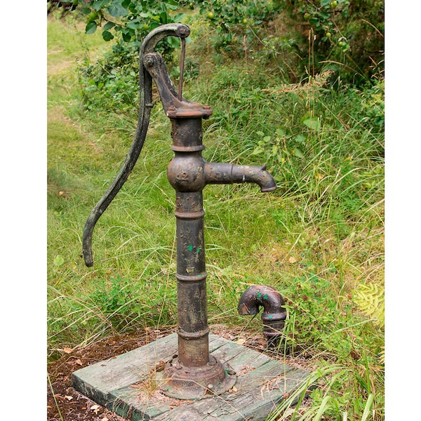 Antique Water Pump - Etsy