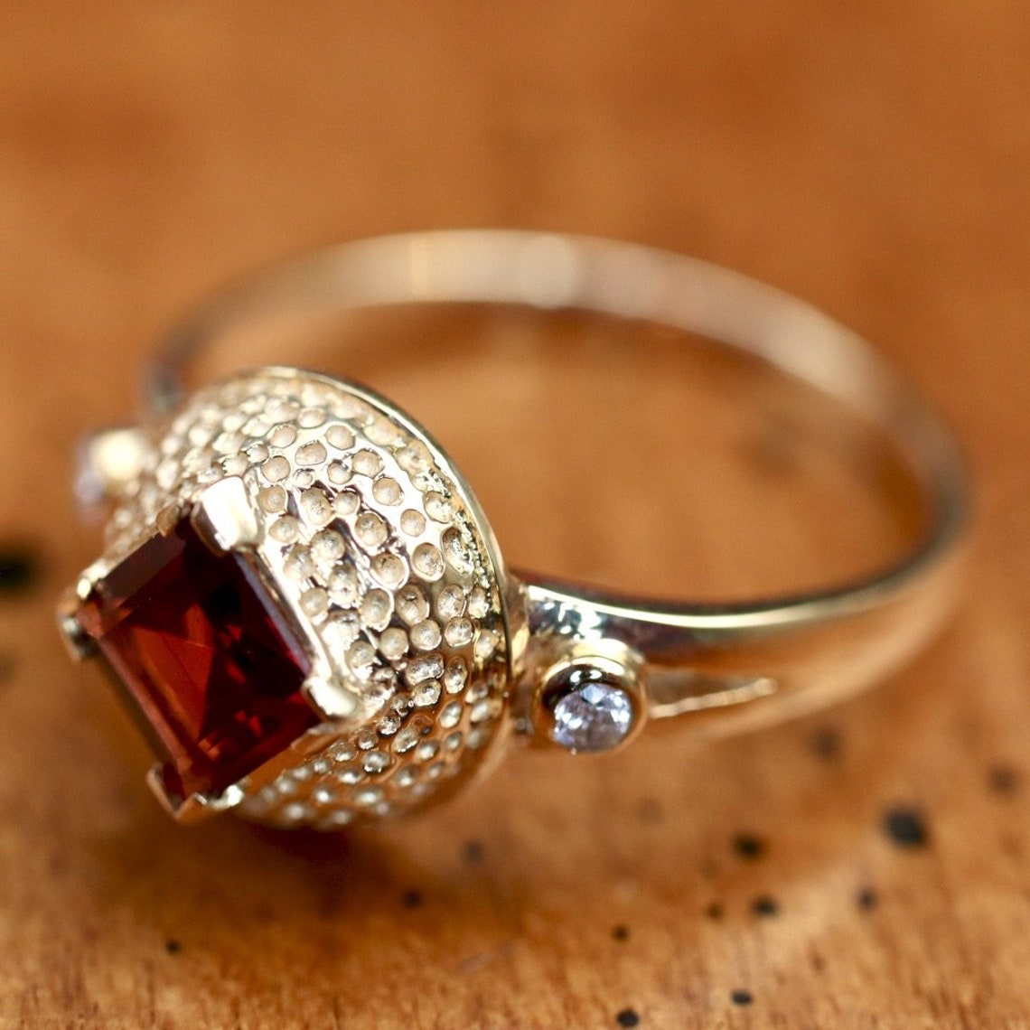 Regina 14k Gold Garnet and Diamond Ring - Etsy