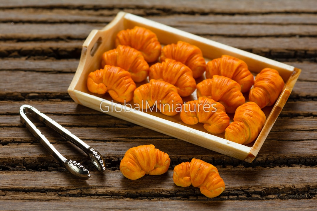 Dollhouse Miniatures Set of Classic French Croissant on Baking Tray ...