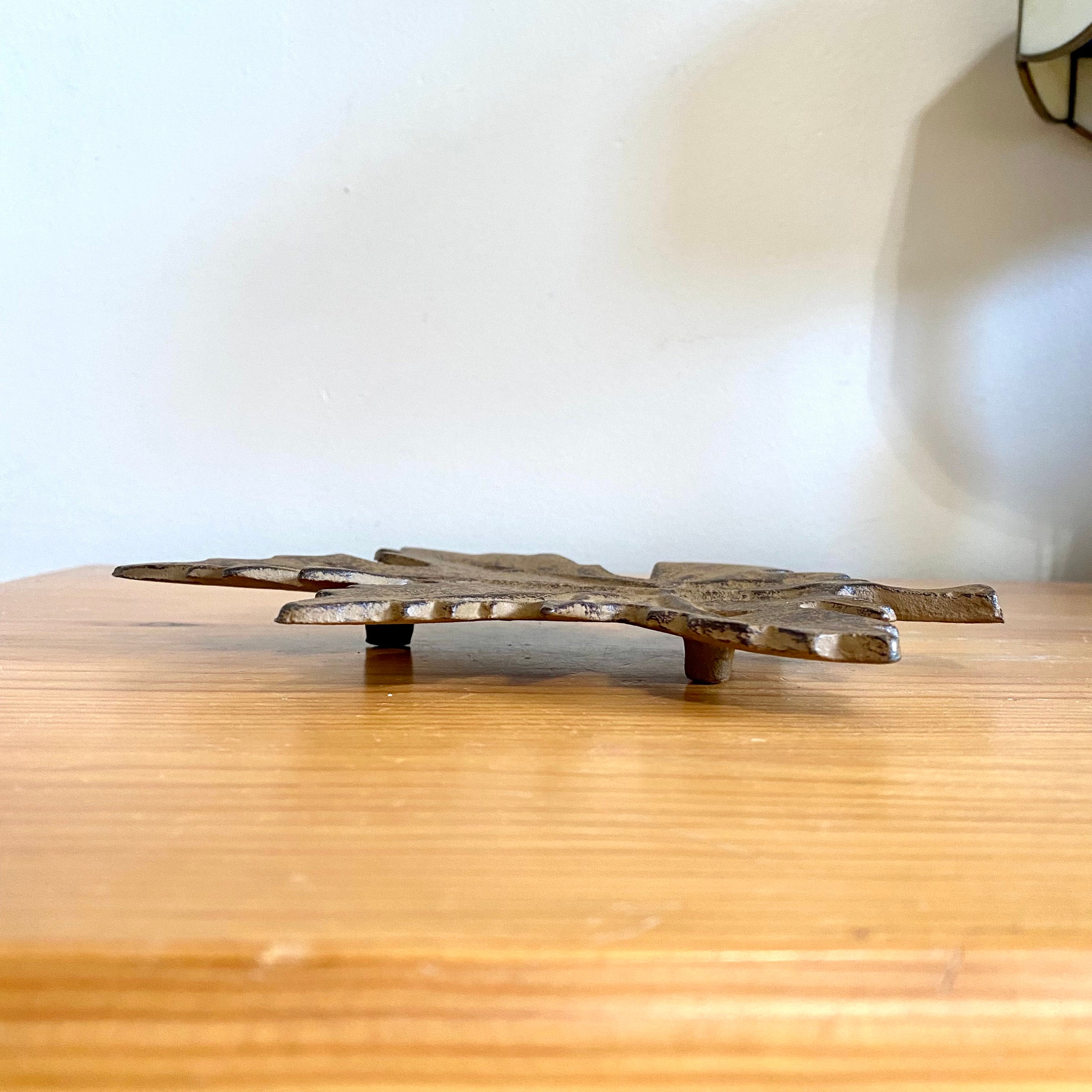 Vintage Cast Iron Maple Leaf Trivet Brown Autumn Fall Hearth Home Mint ...