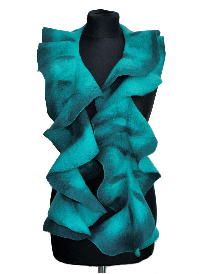 Green Set: Ruffle Scarf and Cloche Hat, Emerald Gift for Her, Felted ...