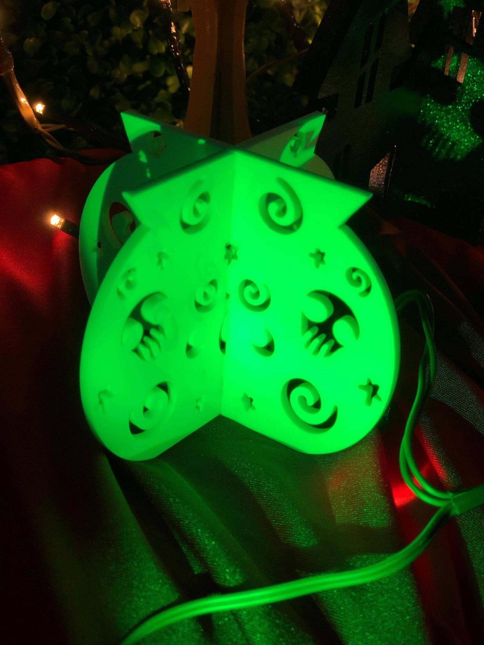 3D Halloween Scene - Haunted House, Cat, Witch Hat, Cauldron, Pumpkin ...