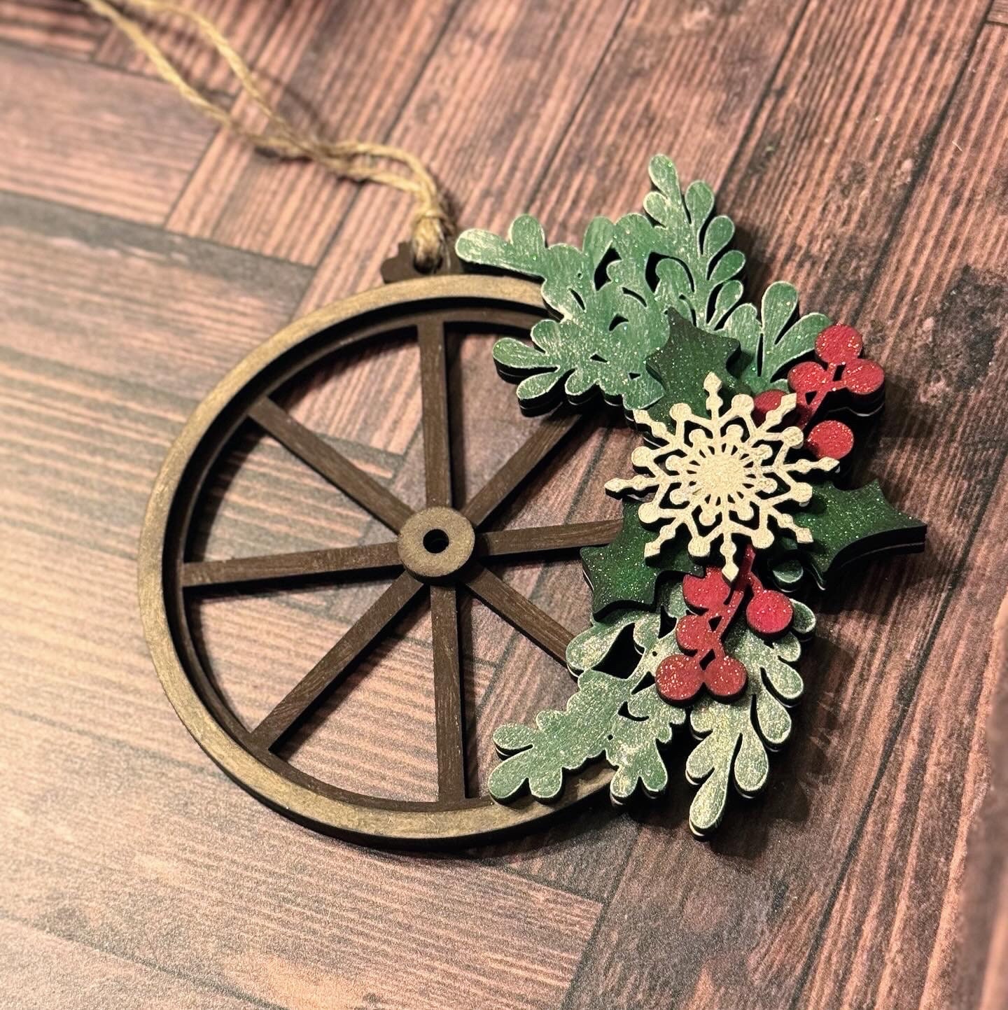 Mistletoe and Holly Wagon Wheel Ornament Set of 3 SVG Digital Download ...