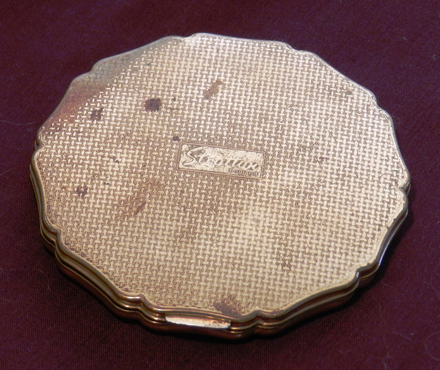 Vintage Stratton Floral Compact and Mirror With Vogue Victoria - Etsy