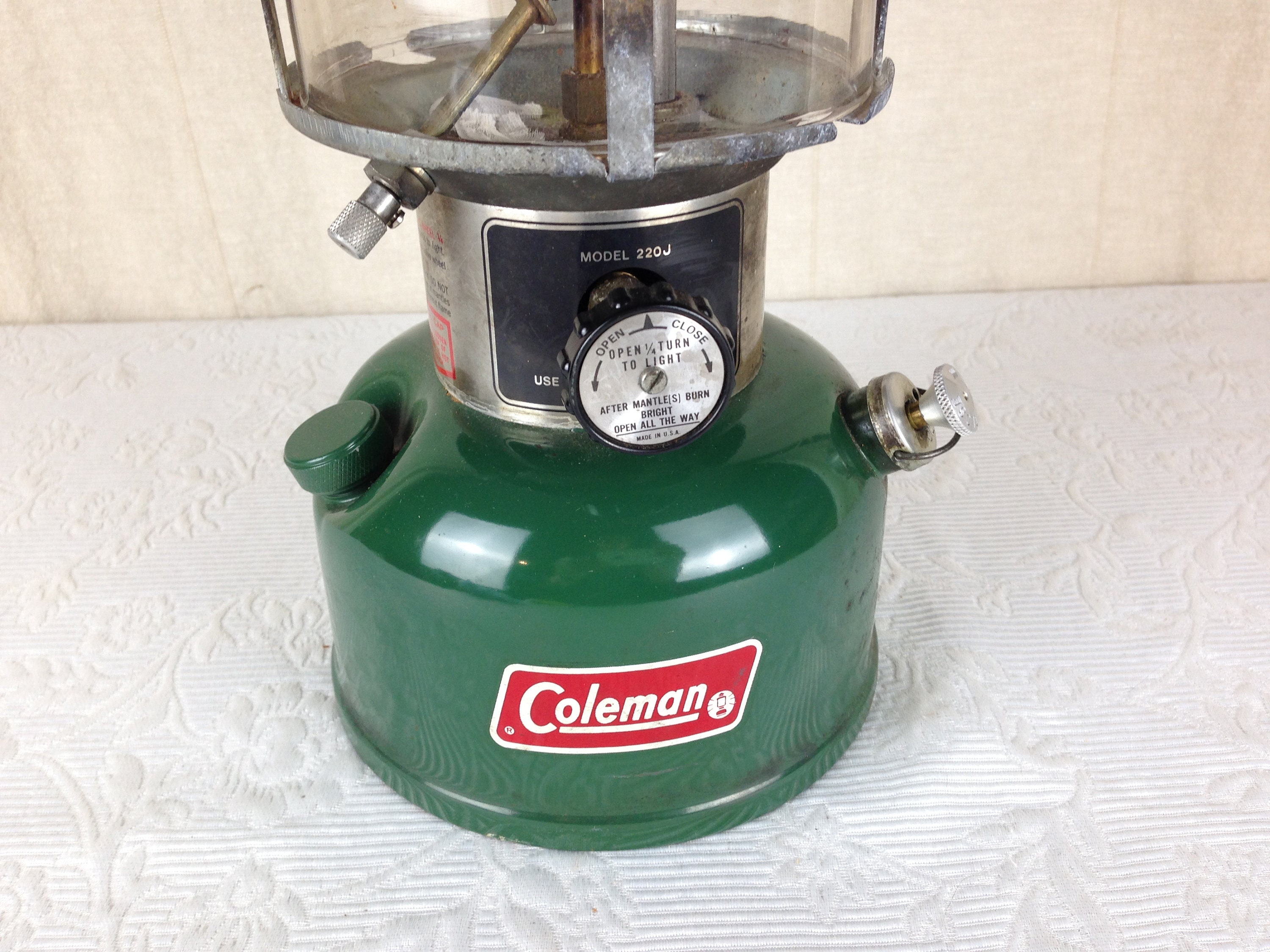 Vintage 1975 Coleman 220 J Lantern ~ 2 Mantle Camping Survival Lamp 220 J w BOX 海外 即決 - スキル、知識