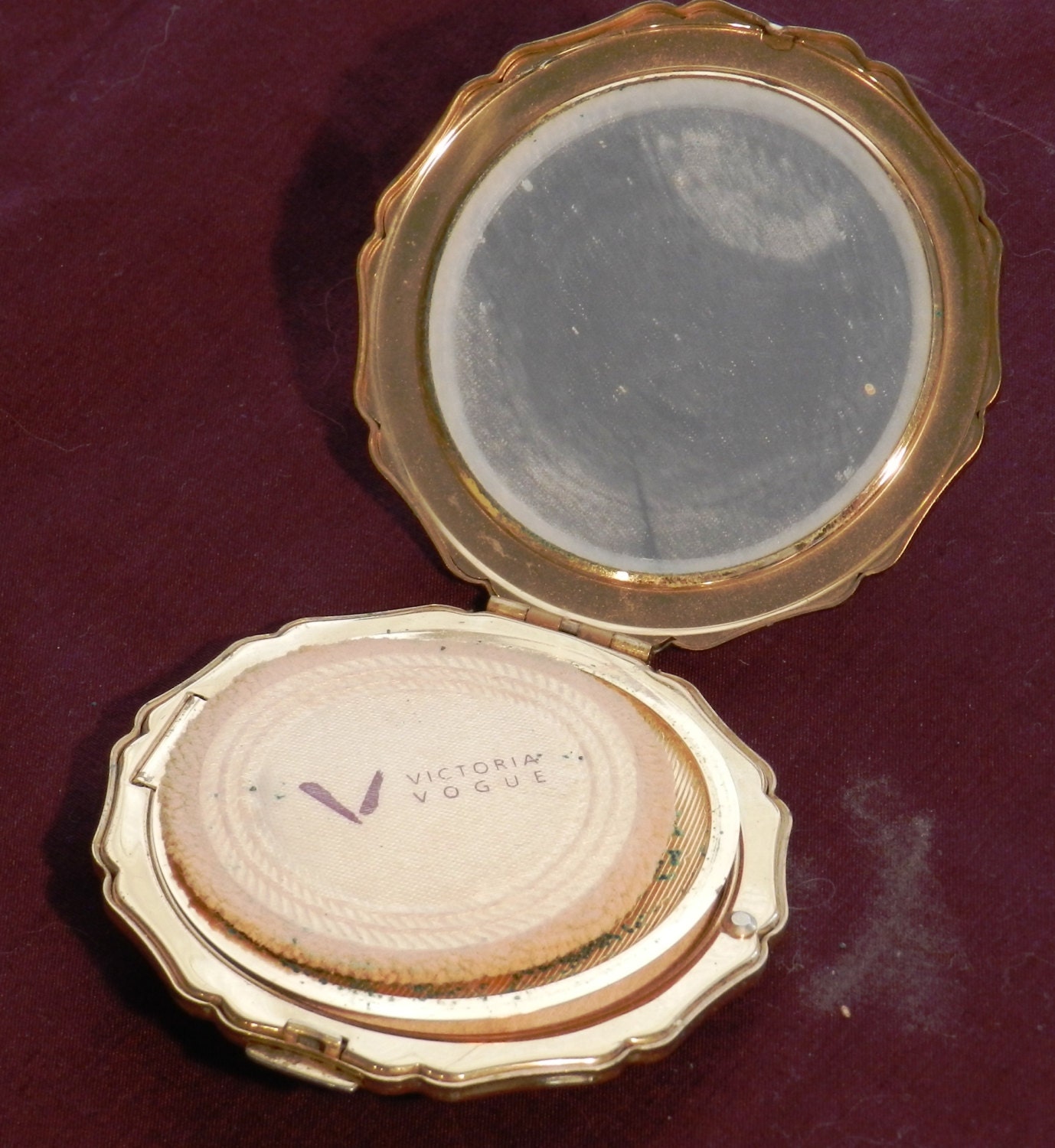 Vintage Stratton Floral Compact and Mirror With Vogue Victoria - Etsy