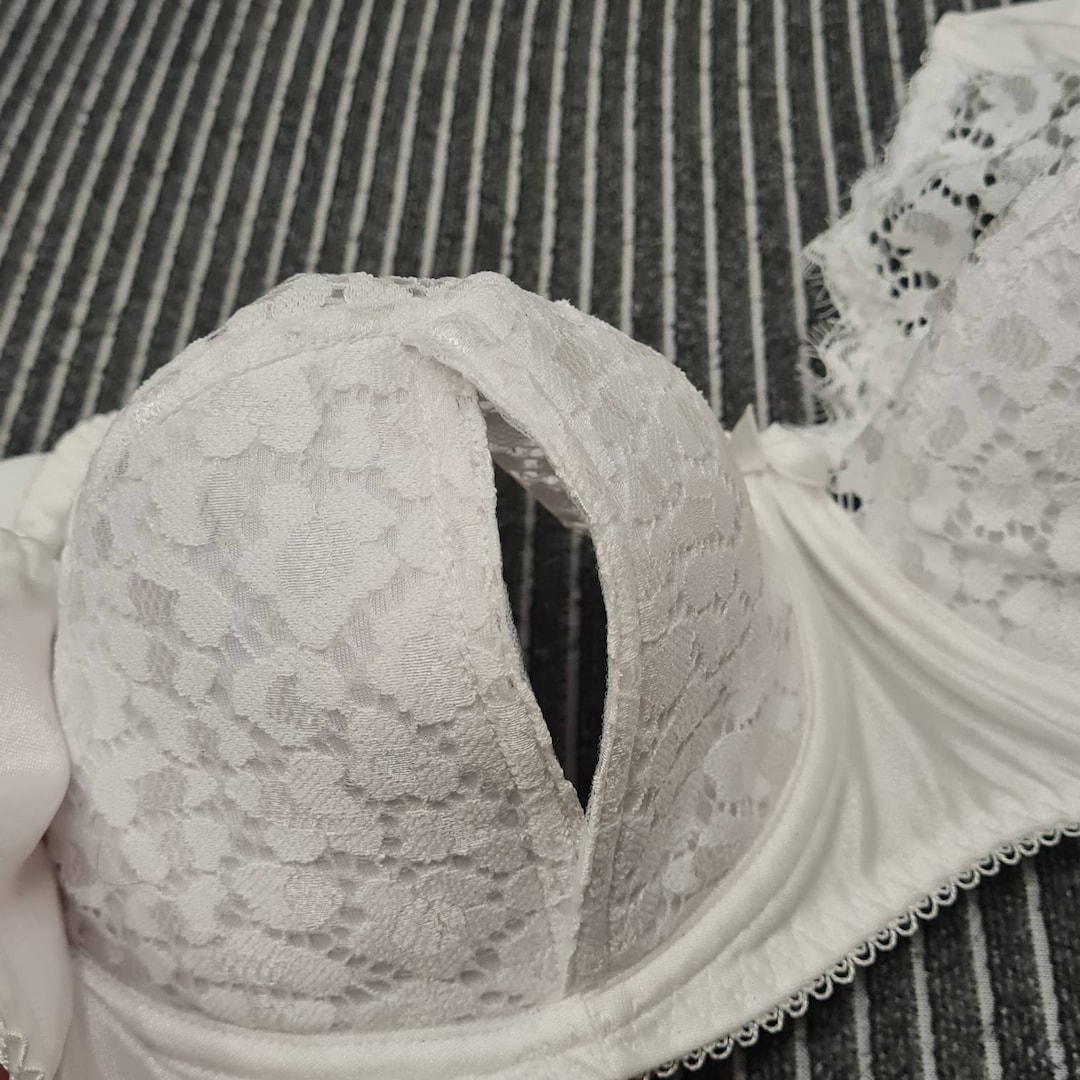 Offener Brustwarzen BH, gepolsterter BH, Unterhaken, Platz für ...