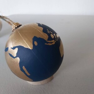 Christmas Travel Gift. Map Globe Bauble Ornament 8cm. World Map Bauble ...